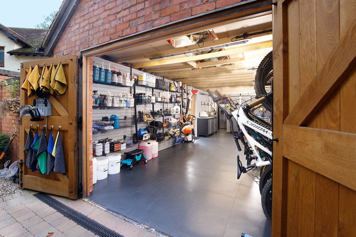 Narrow Storage Cabinet for Garages: Smart Solutions for Small Spaces